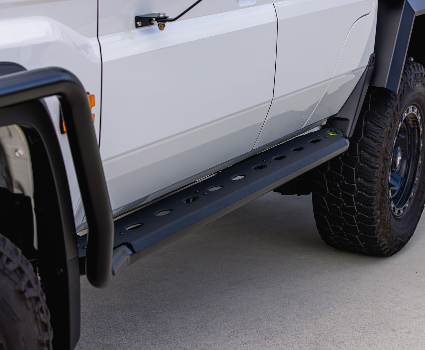 Steel 4x4 Side Steps & Rails for Toyota LandCruiser 79 Series (16 ...