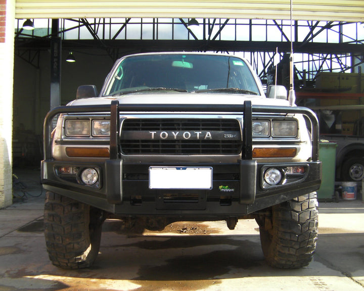 Deluxe Bull Bar for Toyota 80 Series LandCruiser – IRONMAN 4X4 Australia