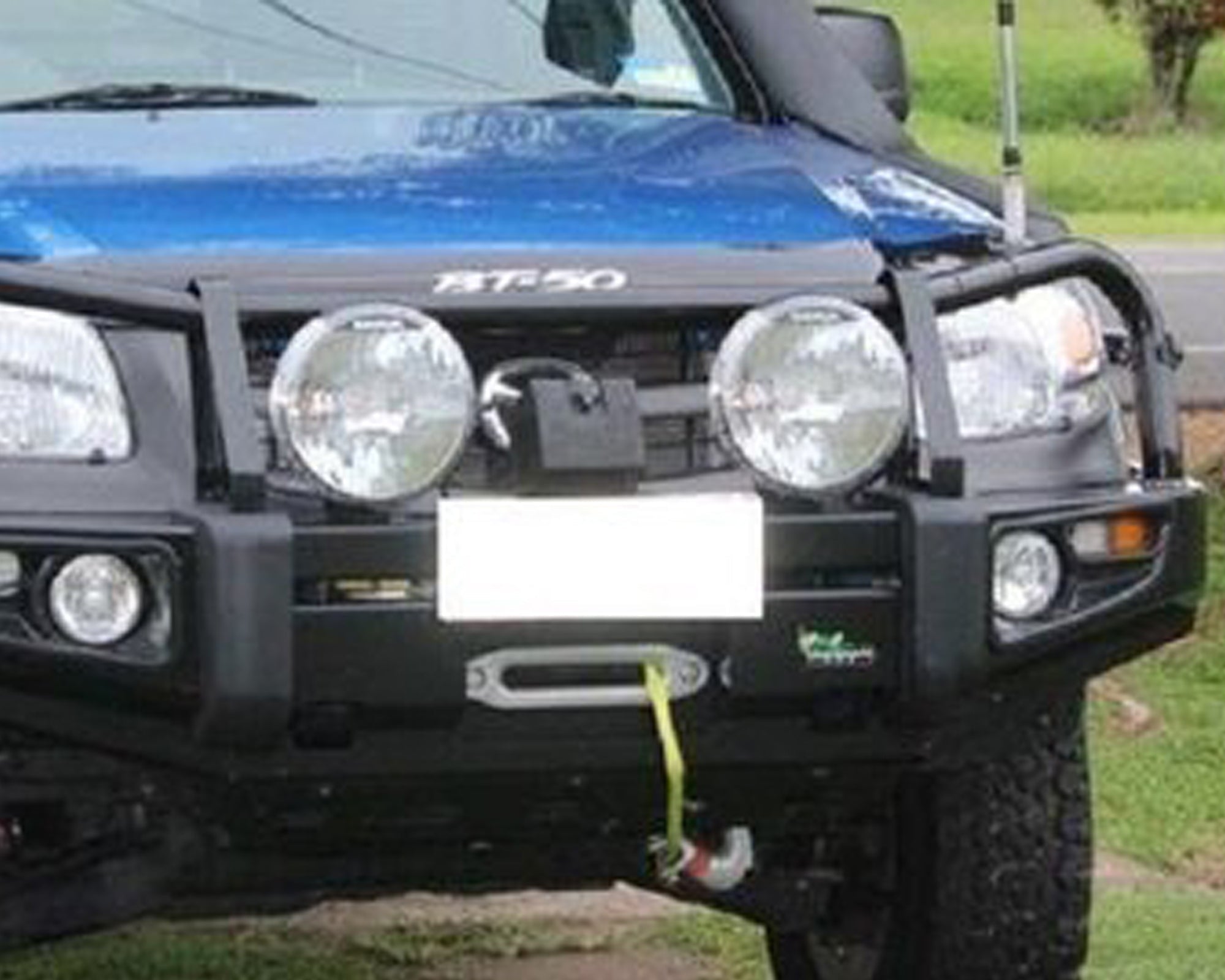 Deluxe Bull Bar for Ford PJ & PK Ranger – IRONMAN 4X4 Australia