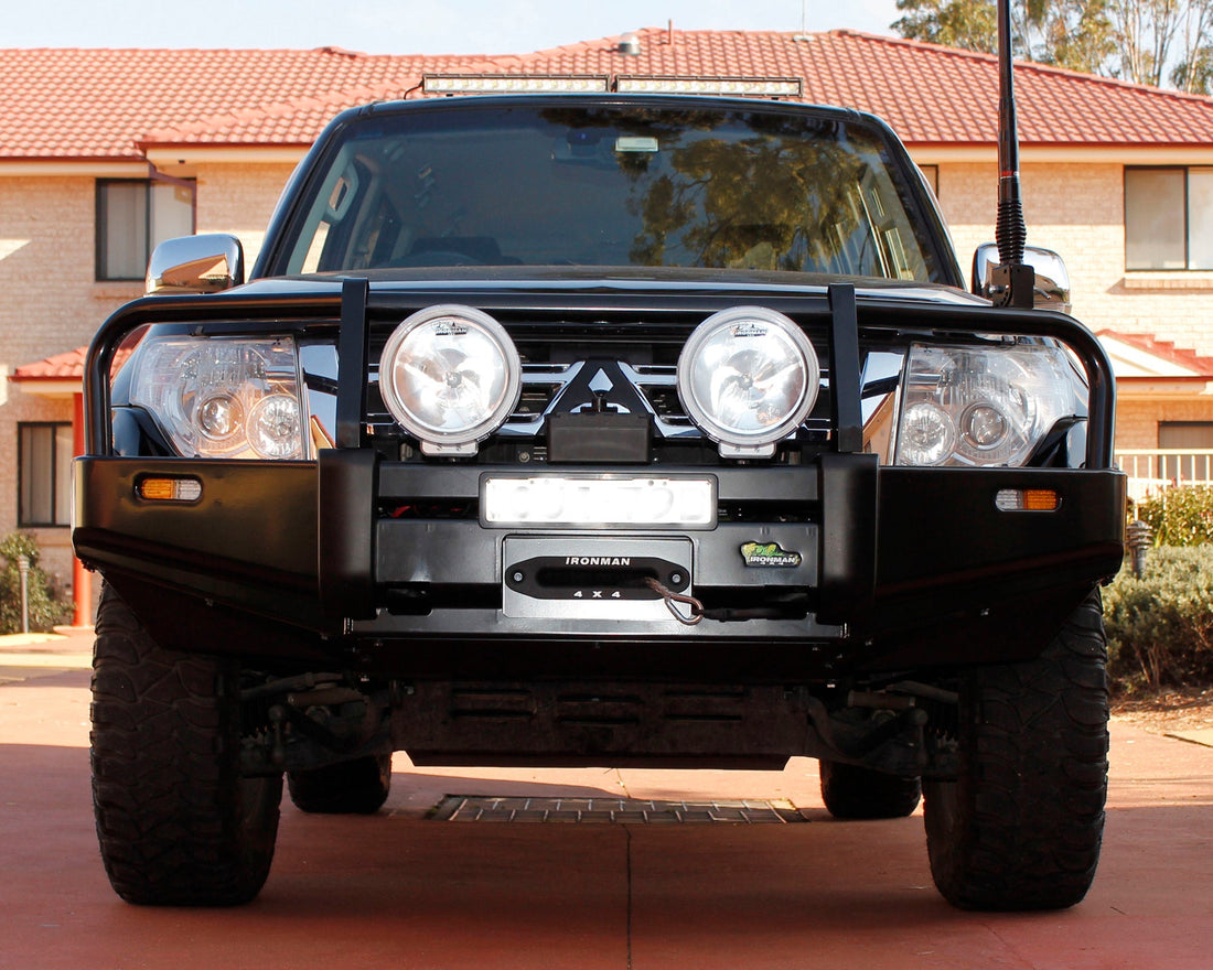 Deluxe Bull Bar for Mitsubishi Pajero – IRONMAN 4X4 Australia
