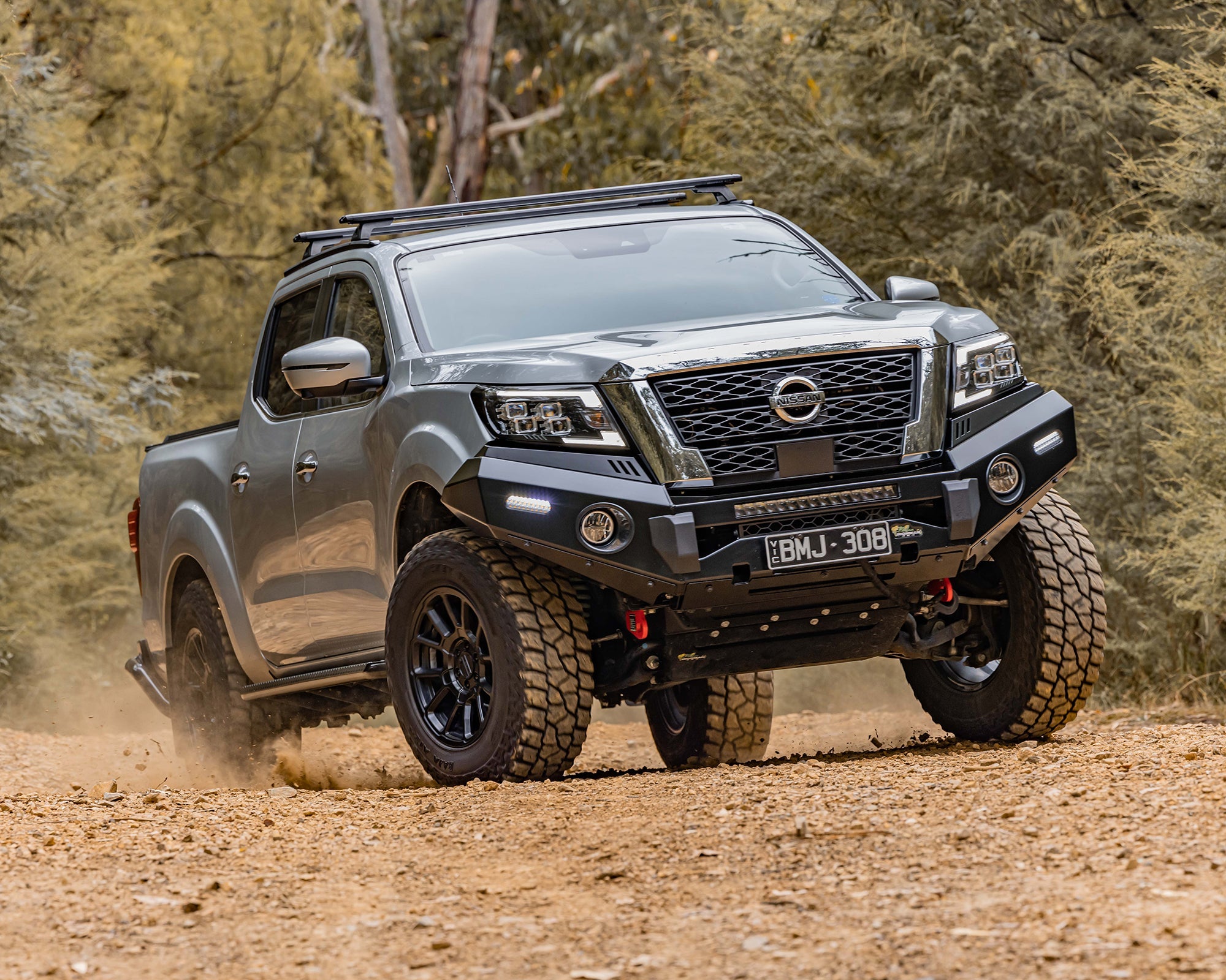 No-Loop Premium Bull Bar for Nissan NP300 Navara | Series 5 – Ironman ...