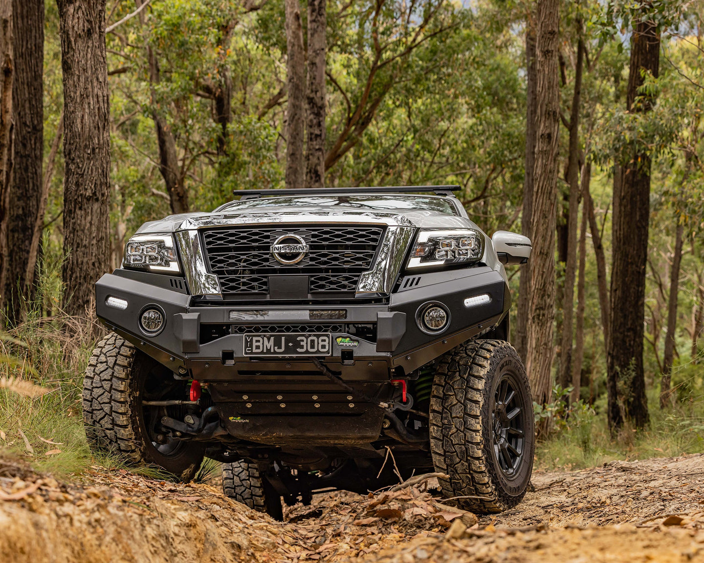 No-Loop Premium Bull Bar for Nissan NP300 Navara | Series 5 – IRONMAN ...