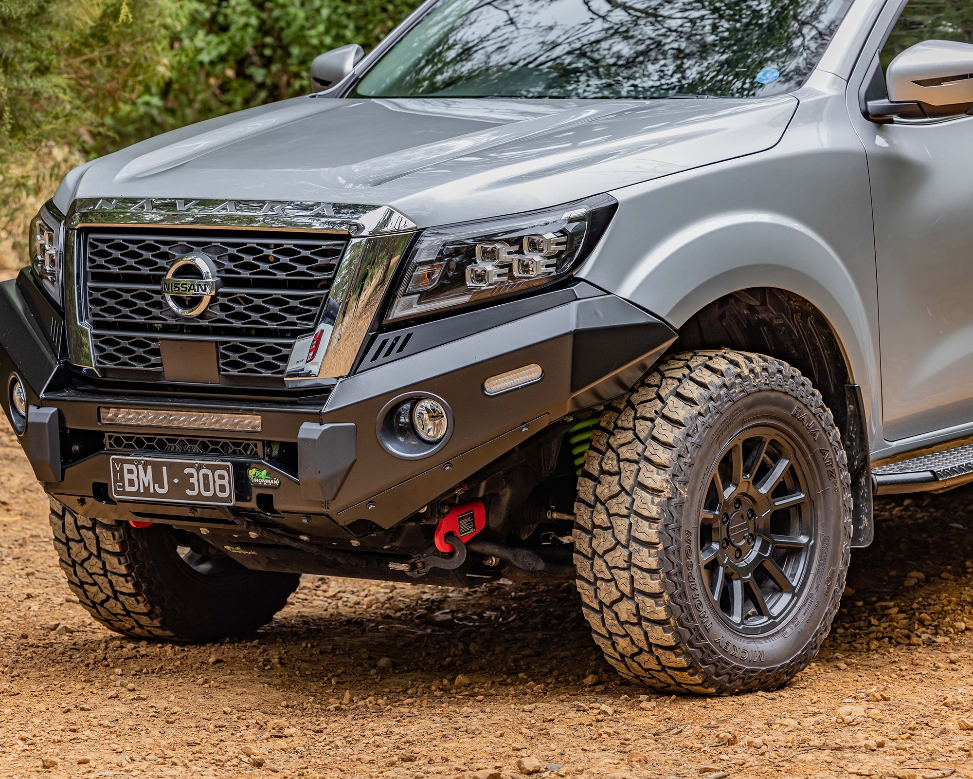 No-Loop Premium Bull Bar for Nissan NP300 Navara | Series 5 – Ironman ...