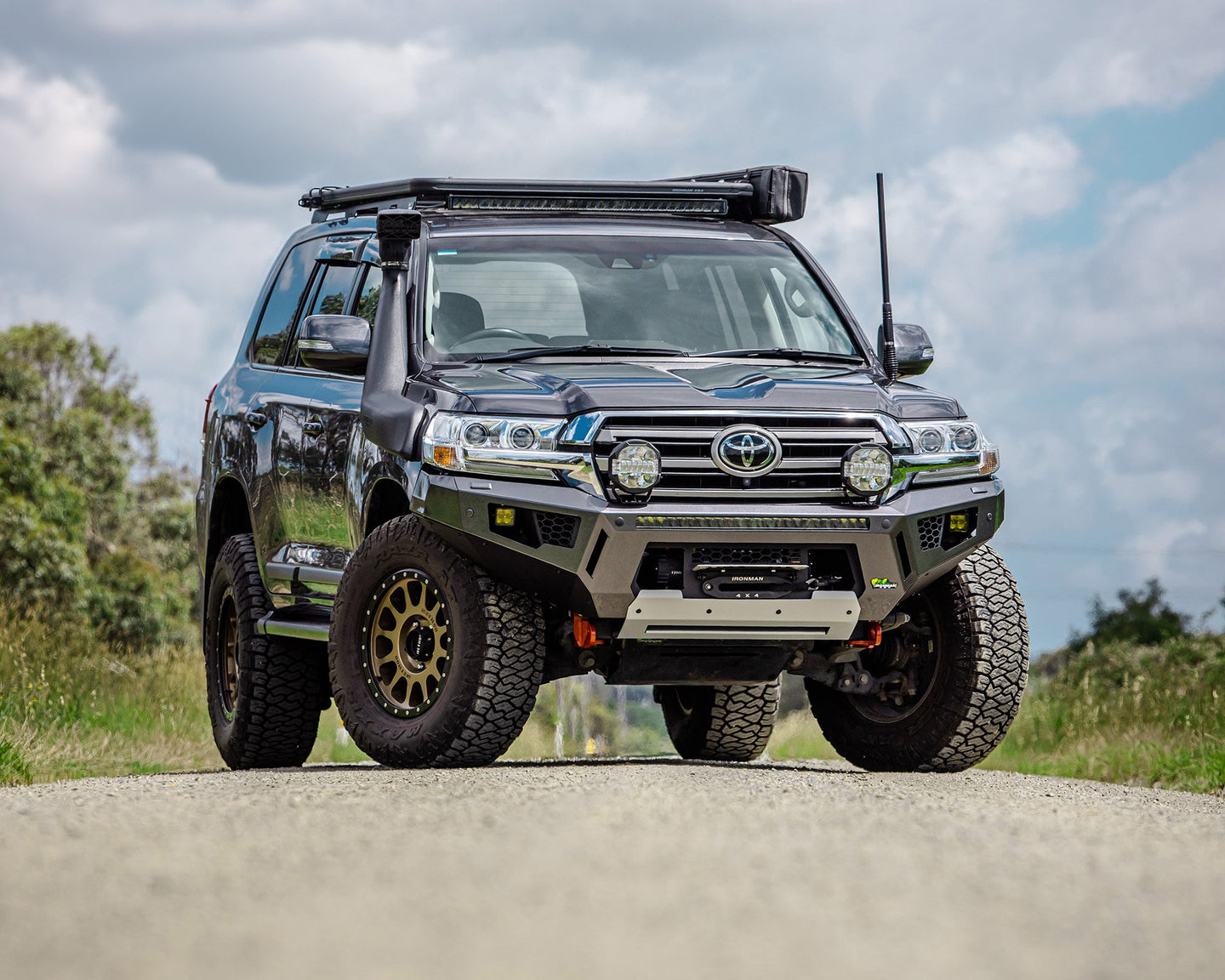 Raid Bar for Toyota 200 Series LandCruiser – IRONMAN 4X4 Australia