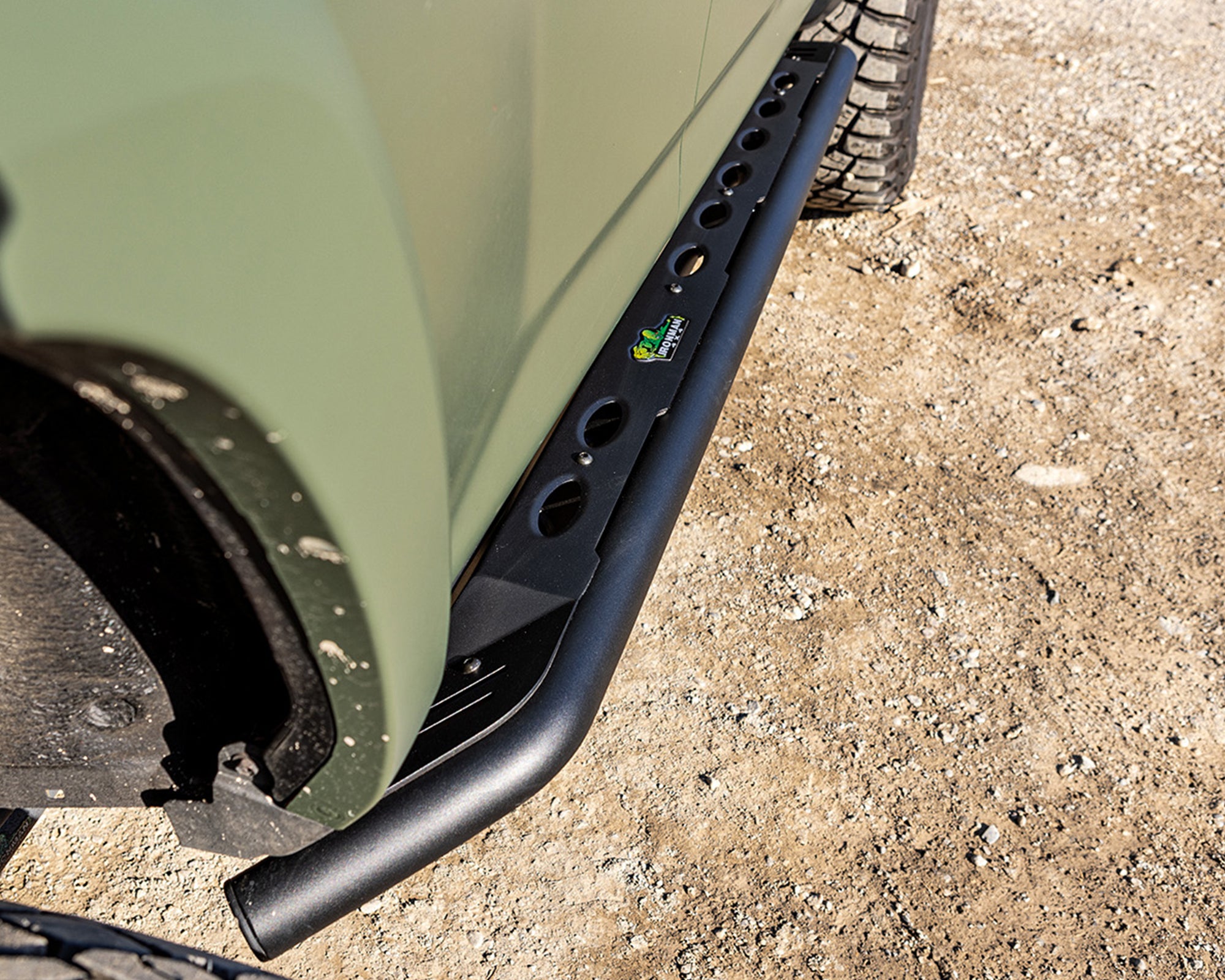 Steel 4x4 Raid Side Steps for Ram 1500 DS 2014+ – IRONMAN 4X4 Australia