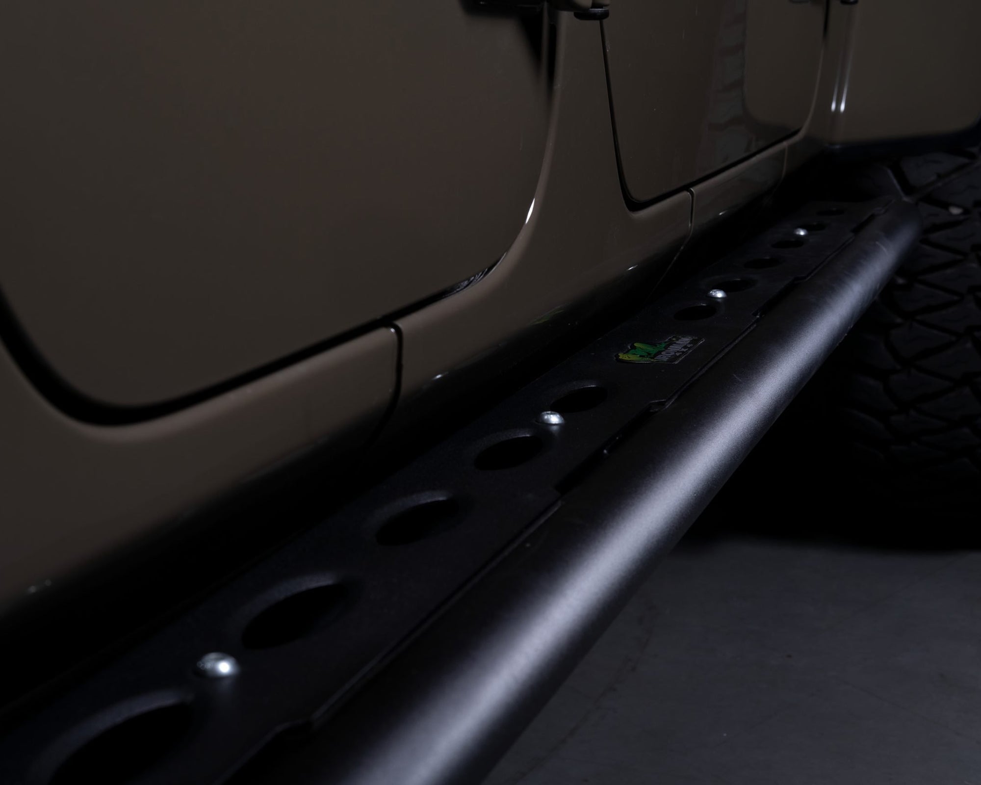 Steel 4x4 Side Steps for Jeep Gladiator JT – IRONMAN 4X4 Australia