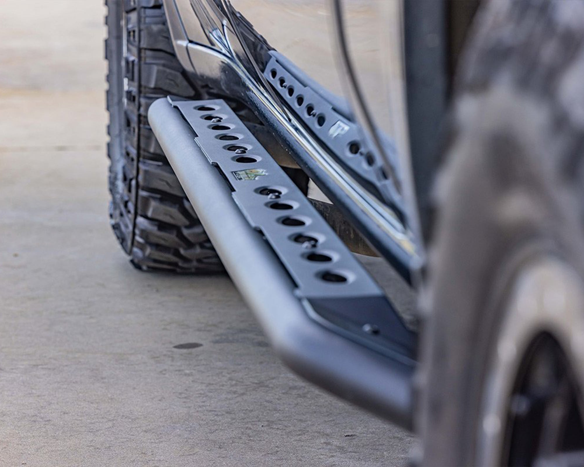 Steel 4x4 Side Steps for Chevrolet Silverado 1500 2019+ – IRONMAN 4X4 ...