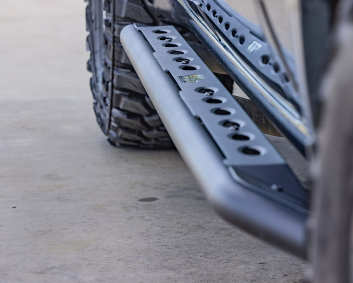 Steel 4x4 Side Steps for Chevrolet Silverado 1500 2019+ – IRONMAN 4X4 ...