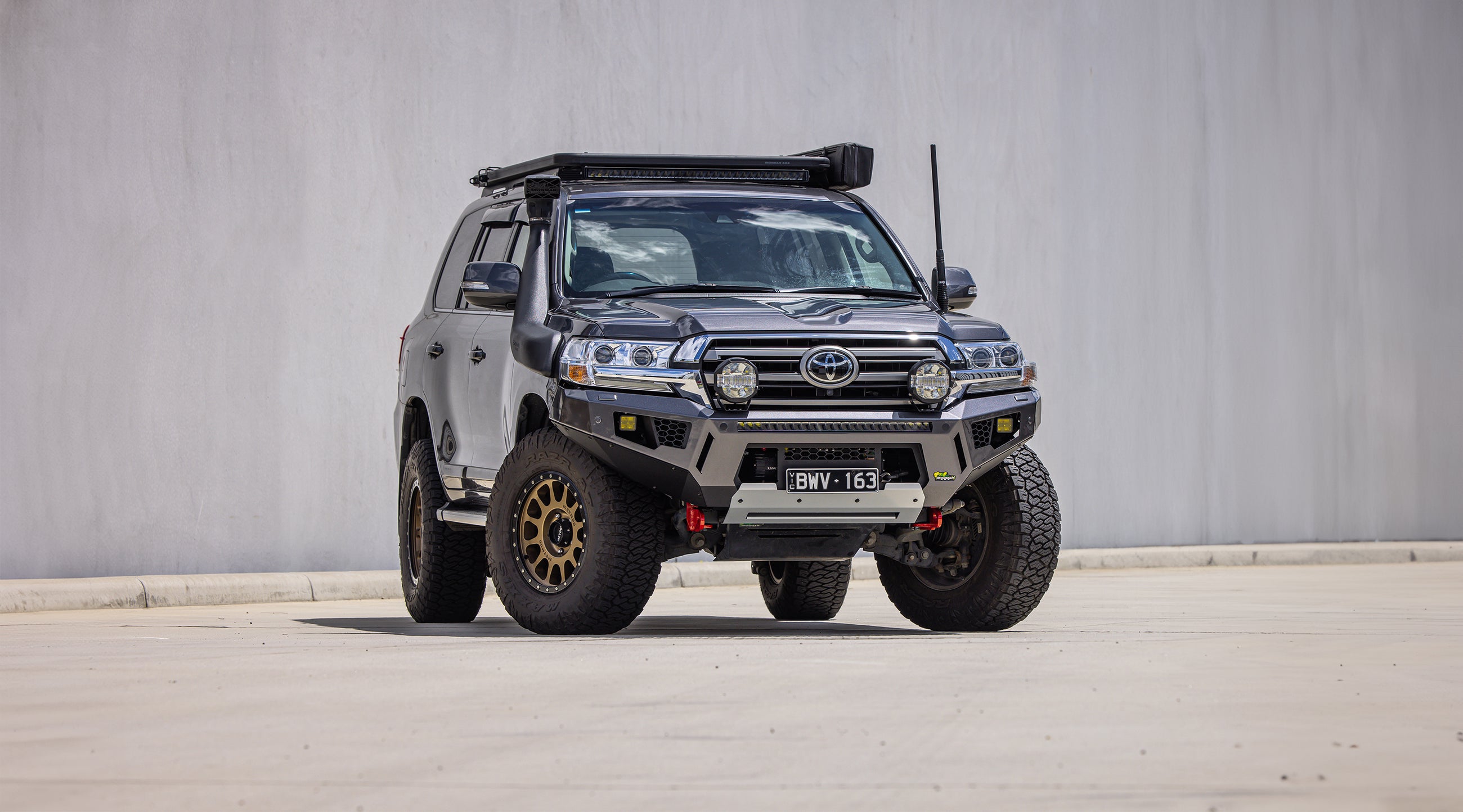Bull Bars for Toyota LandCruiser 200 Series 2015-2022 – IRONMAN 4X4 ...