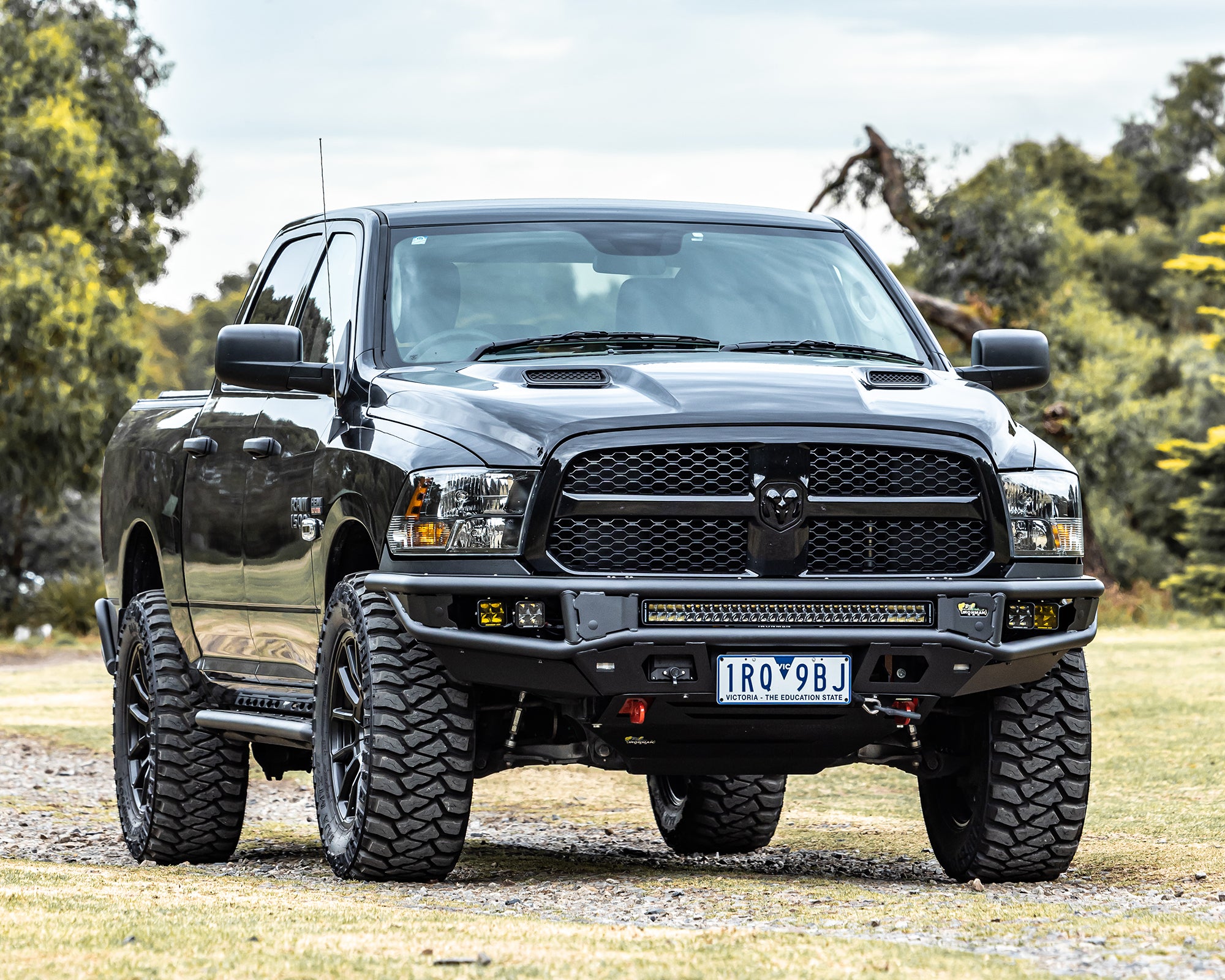 RAID Bull Bar & Lights Kit for RAM 1500 DS (14+) | BBR075K – IRONMAN ...